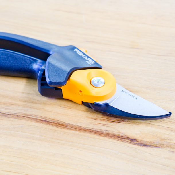 Fiskars, Powergear 2, 3/4″ Hand Pruner – Andrews Seed Company