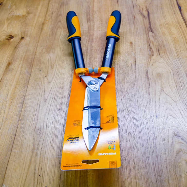 Fiskars, Powergear 2, Long-handled Lopper – Andrews Seed Company